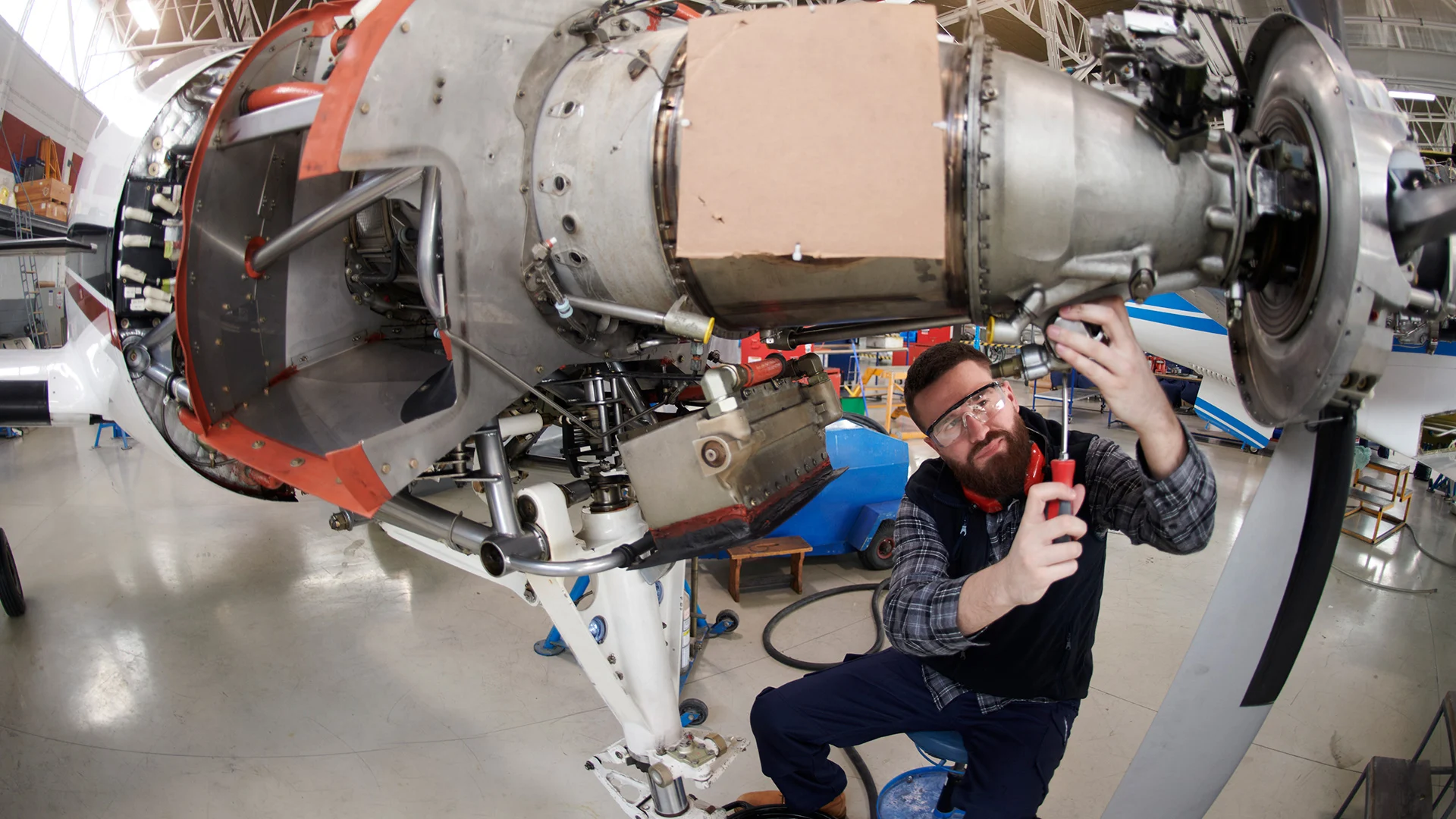 5 Reasons To Choose Aircraft Maintenance Engineering